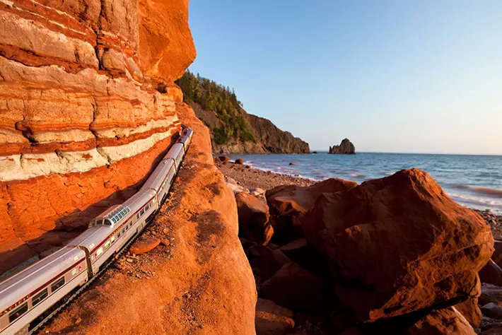 The Canadian: Ghost Train Crossing Canada 338796_1