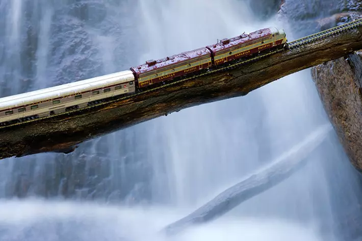 The Canadian: Ghost Train Crossing Canada 338796_4