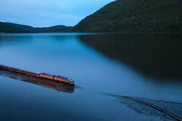 The Canadian: Ghost Train Crossing Canada 338796_7