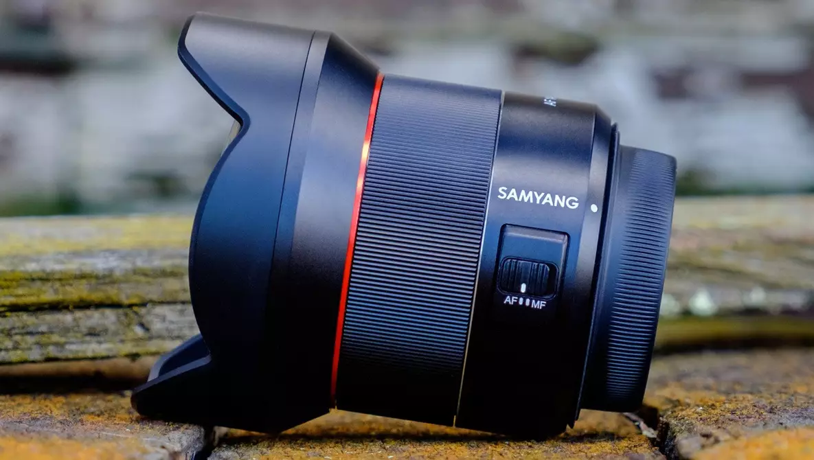 Samyang AF 14mm f/2.8 Review Lens