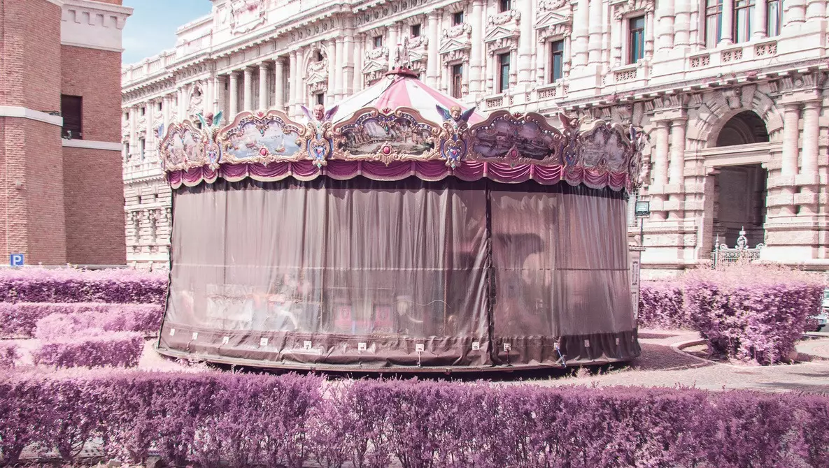 Roma Rosa: A Surreal Infrared View ຂອງ Rome