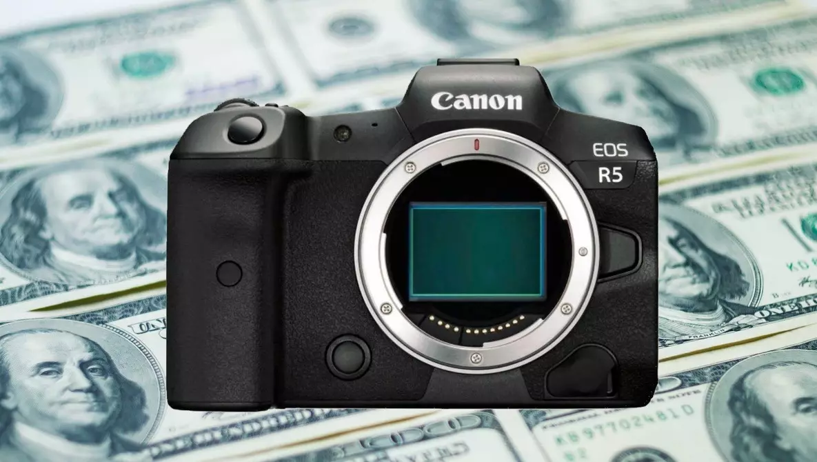 De Canon EOS R5 zou minder dan $ 4.000 moeten kosten