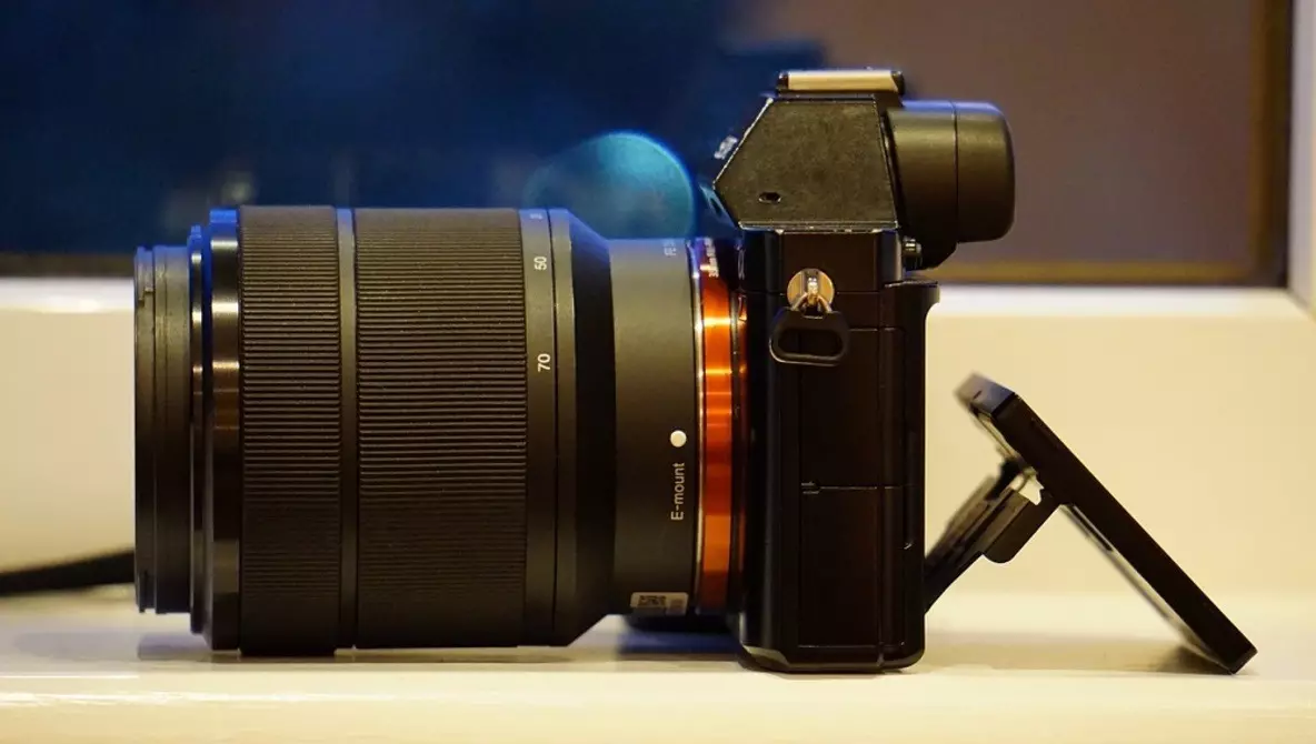 Hvor godt vil de nåværende objektivene dine fungere på ethvert nytt Canon eller Nikon speilløst system?