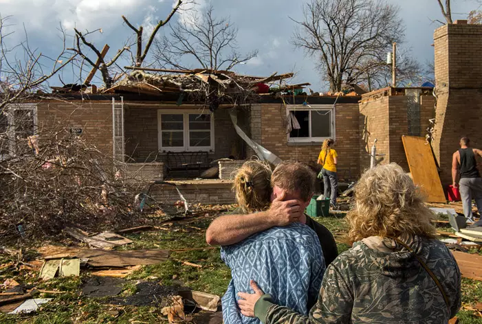 Ennen ja nyt -valokuvasarja esittelee Tornado Devastationin ja yhteisön kestävyyden 346427_2