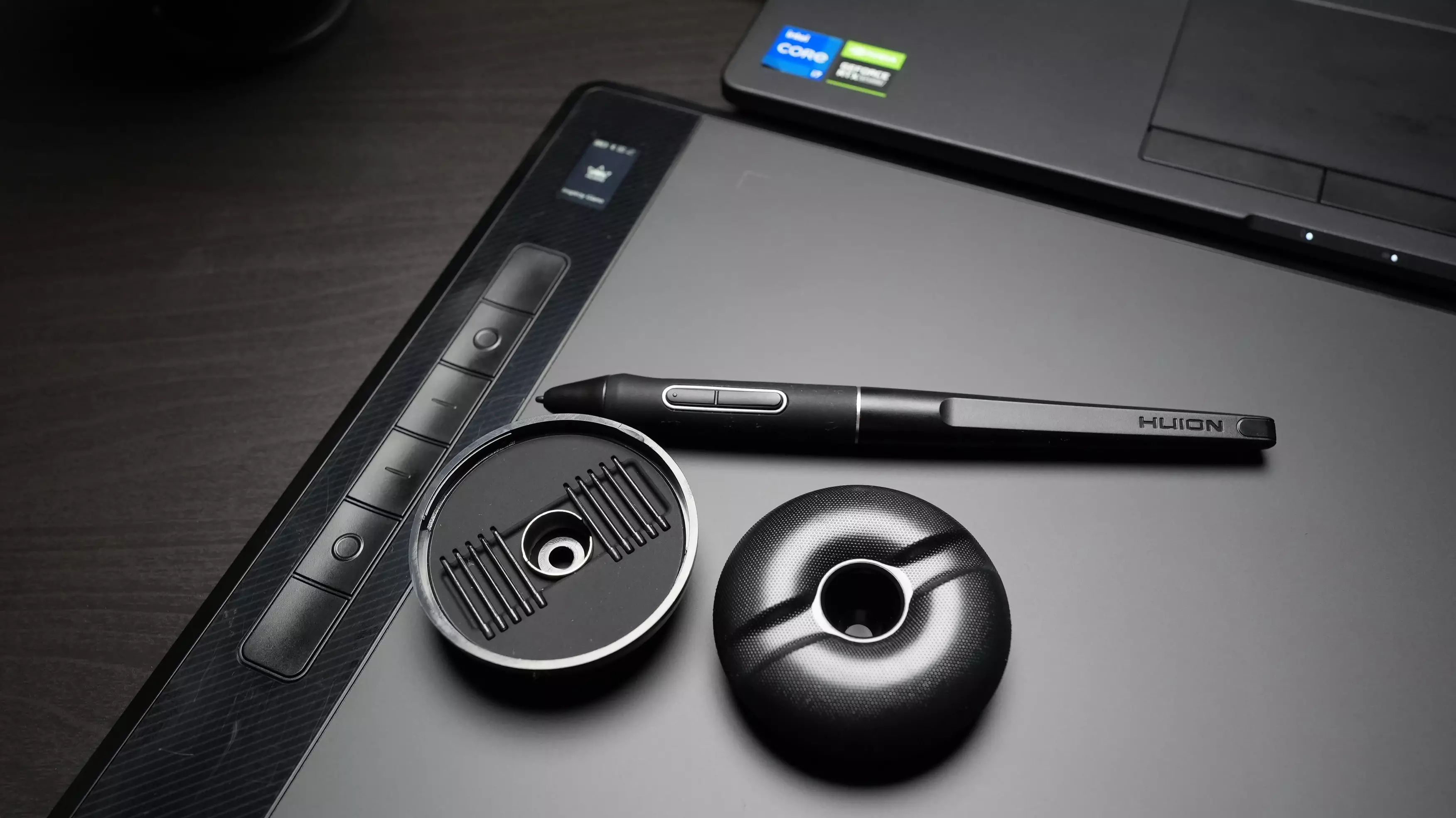 Kemudahan Tanpa Wayar: Kami Mengulas Tablet Pen Bluetooth Huion Giano G930L 346_2