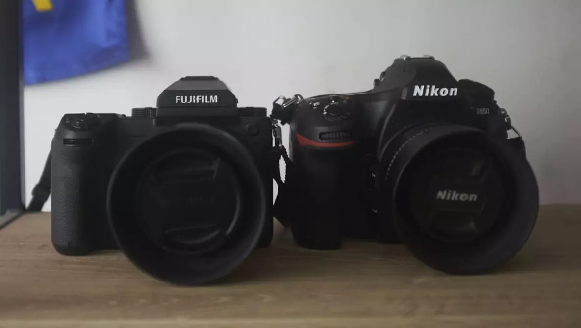 Fuji GFX 50S کا مکمل جائزہ، حصہ تین: Fuji GFX 50S بمقابلہ Nikon D850