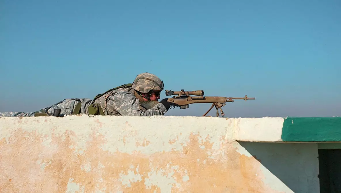 Tan ki pase sèvi nan fòm militè Karyè fotograf komèsyal yo