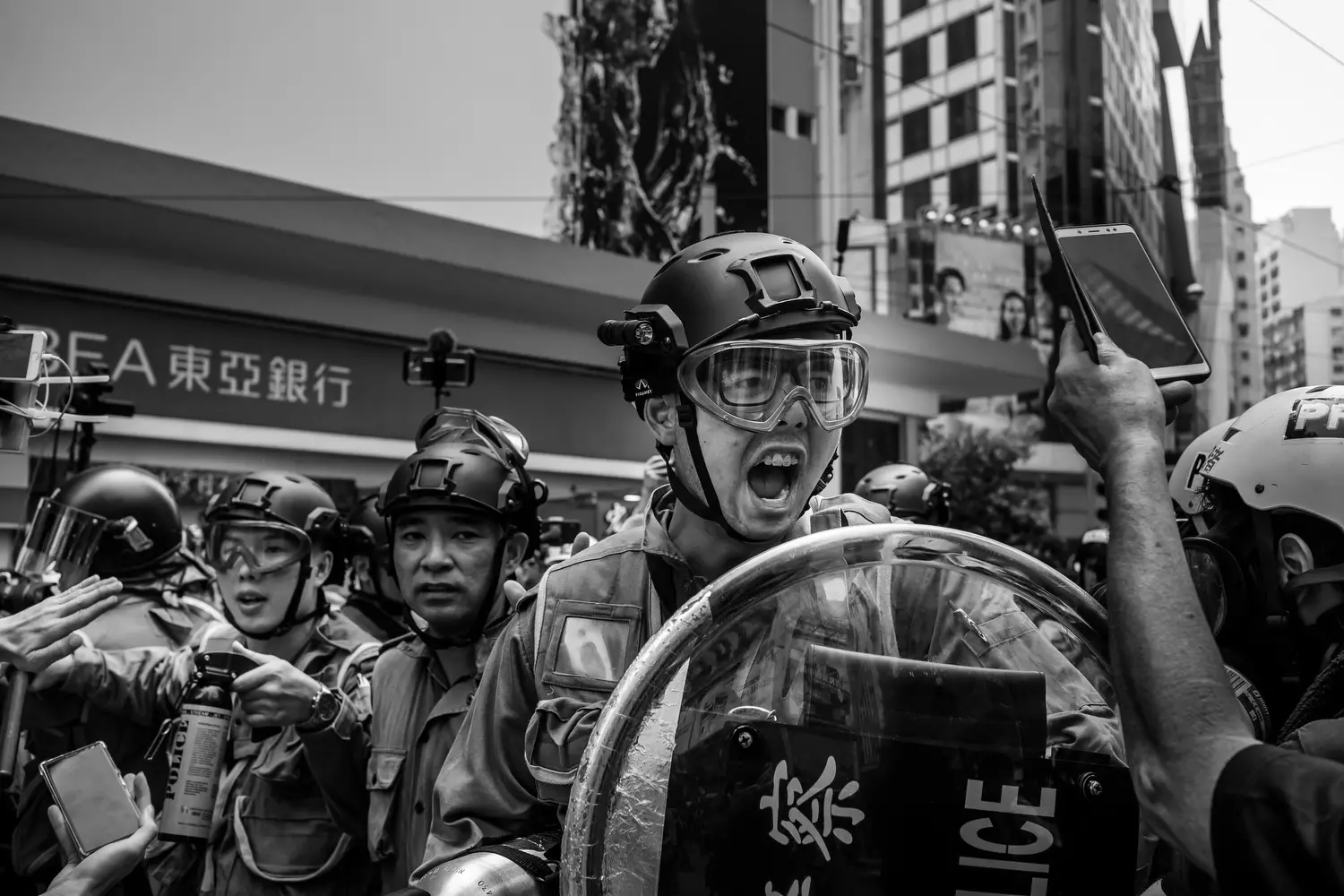 鮮血、汗水和催淚瓦斯：如何拍攝屢獲殊榮的暴力抗議照片 36010_2