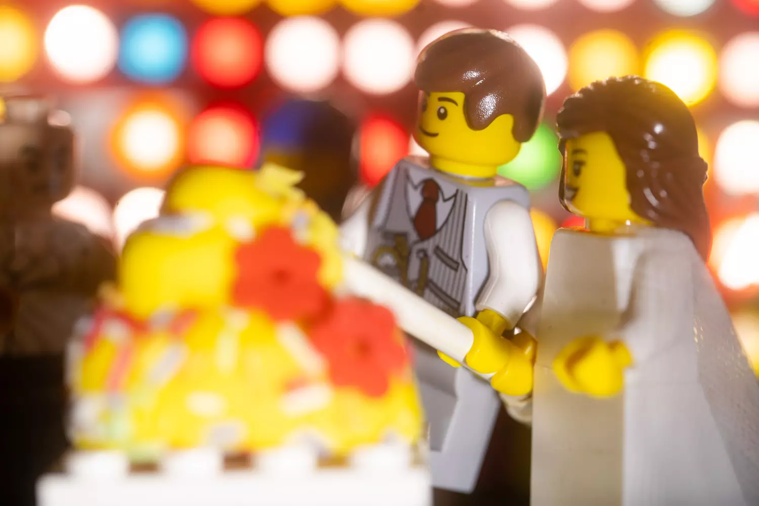 Un fotógrafo en corentena captura todo o día da voda de personaxes de Lego na casa para unha serie de fotos hilarante 37342_20