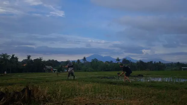 Os cineastas visitan a Indonesia inundada de volcáns e os pobos indíxenas que viven entre eles 37510_3