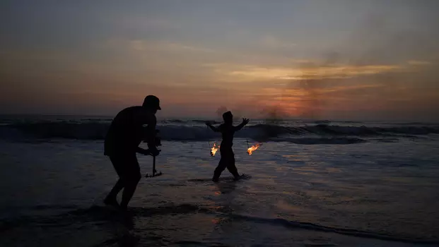 Os cineastas visitan a Indonesia inundada de volcáns e os pobos indíxenas que viven entre eles 37510_4