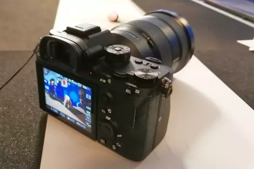 Hands-On Nrog Tus Tshiab Tshaj Tawm Sony a9: Kuv Tsib Yam Nyiam 38659_1