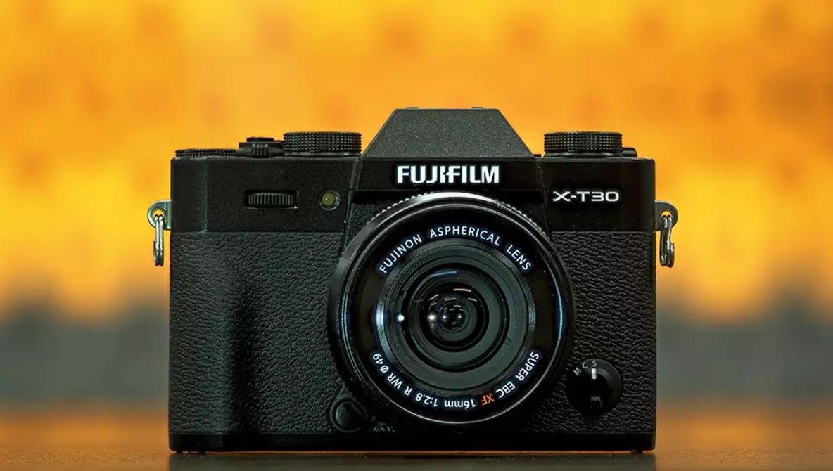 Fstoppers skoðar Fujifilm X-T30: Besta myndavélin undir $1000?