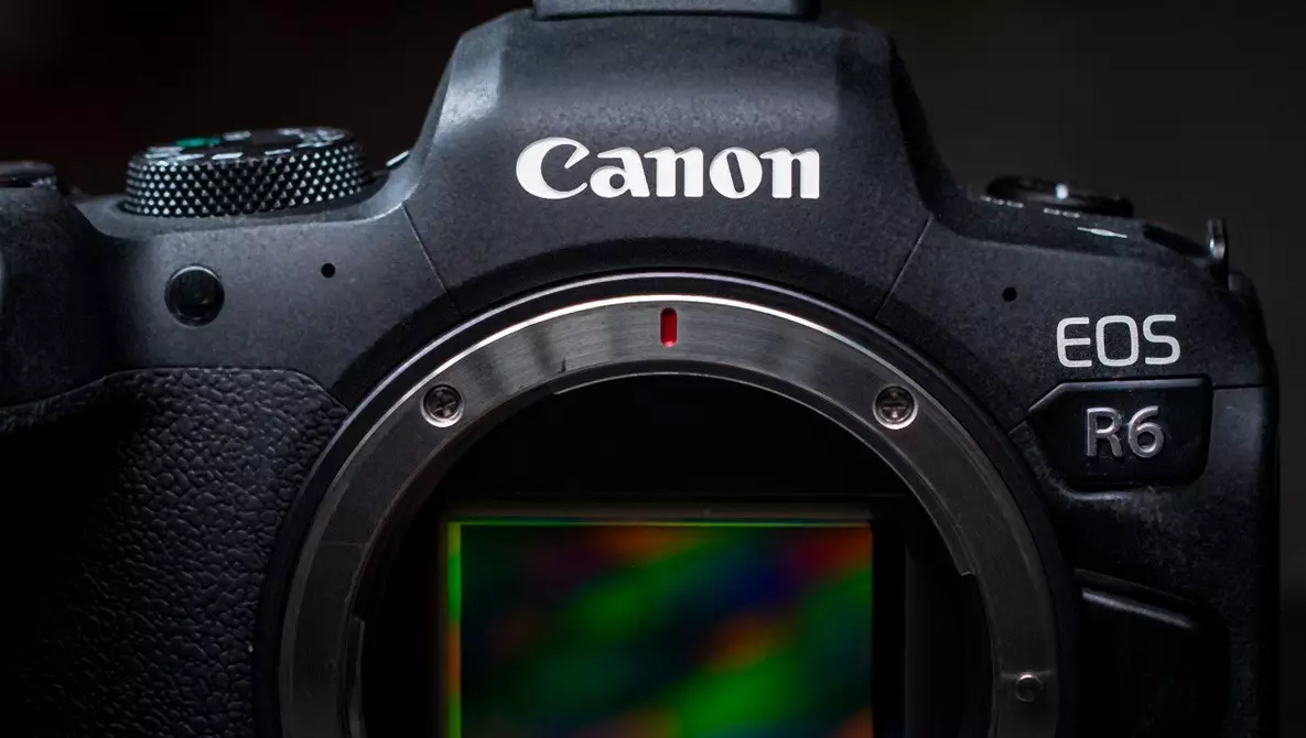 Fstoppers მიმოიხილავს Canon EOS R6-ს