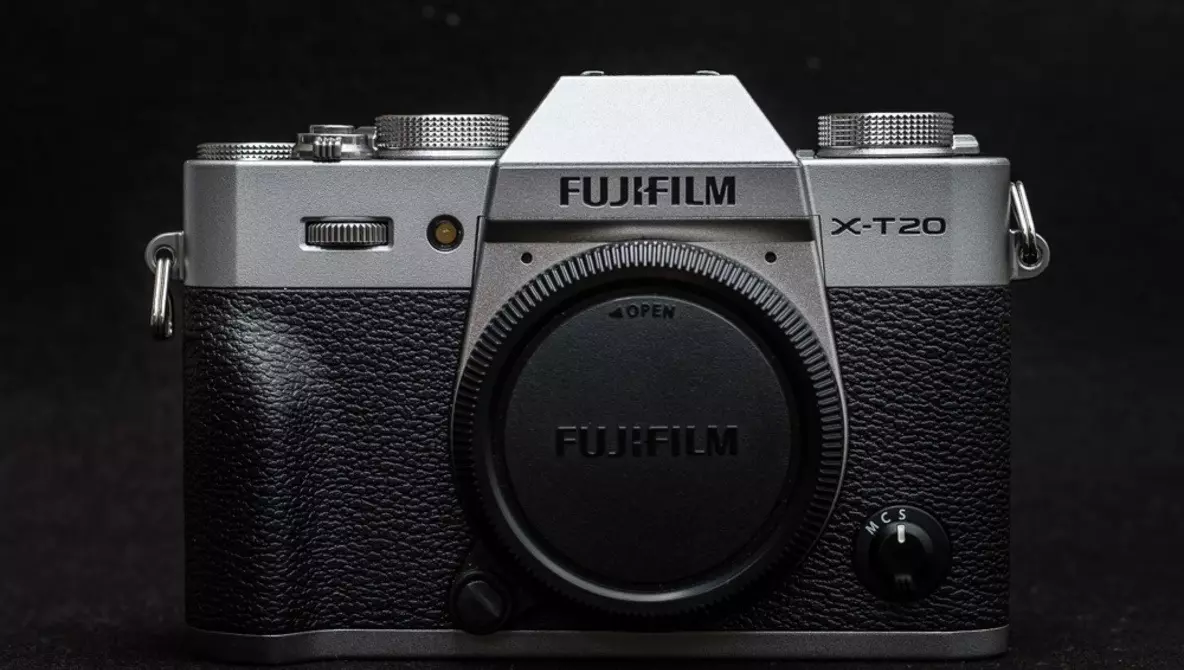 Fstoppers Review Kamera Fujifilm X-T20 Mirrorless