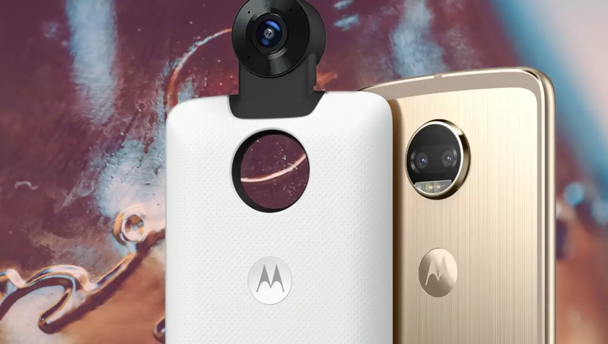 Fstoppers Moto 360 Camera Modን ይገመግማል