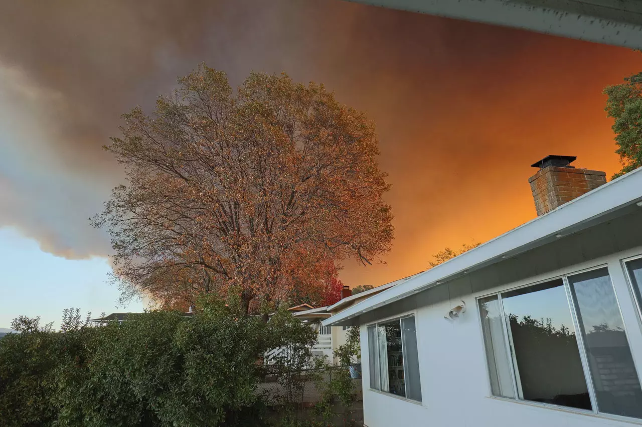 Fotograf sotva uniká pred kalifornskými požiarmi a fotografickými komunitnými zhromaždeniami na podporu 40647_3
