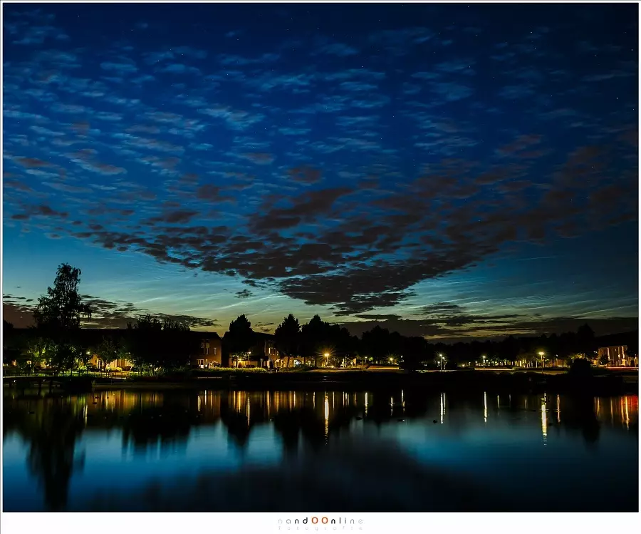 ຖ່າຍຮູບ Noctilucent Clouds 41217_1