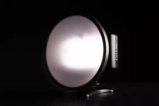 Fstoppers Đánh giá The Go Lite của Lowel, Hệ thống chiếu sáng LED siêu nhỏ gọn 416256_3