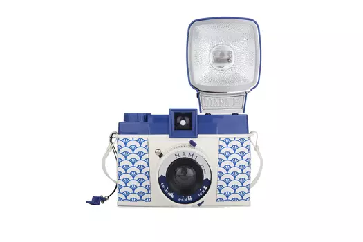 Lomography lancia la Diana F+ Nami Edition: una fotocamera a pellicola medio formato economica 416349_11