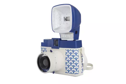 Lomography lancia la Diana F+ Nami Edition: una fotocamera a pellicola medio formato economica 416349_12