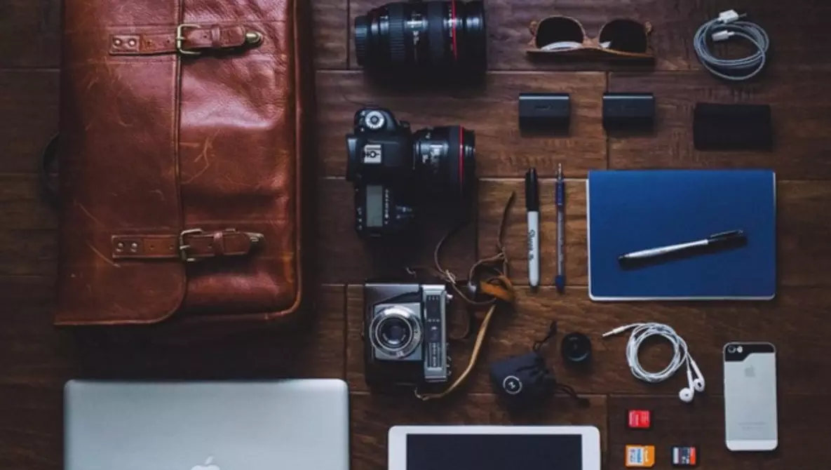 Zabudnite na všetky fantastické fotografické pomôcky, takto vyzerá skutočne minimalistický fotograf