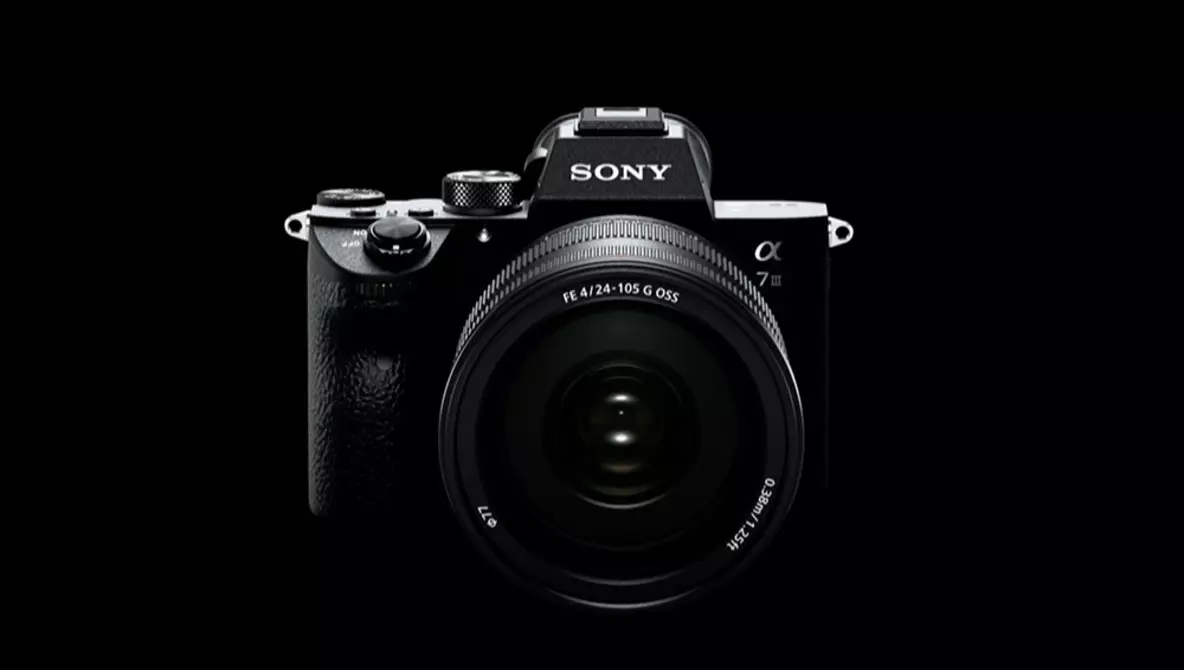 Sony dezvăluie corpul a7 III de 24 MP, 4K HDR la 1.999 USD