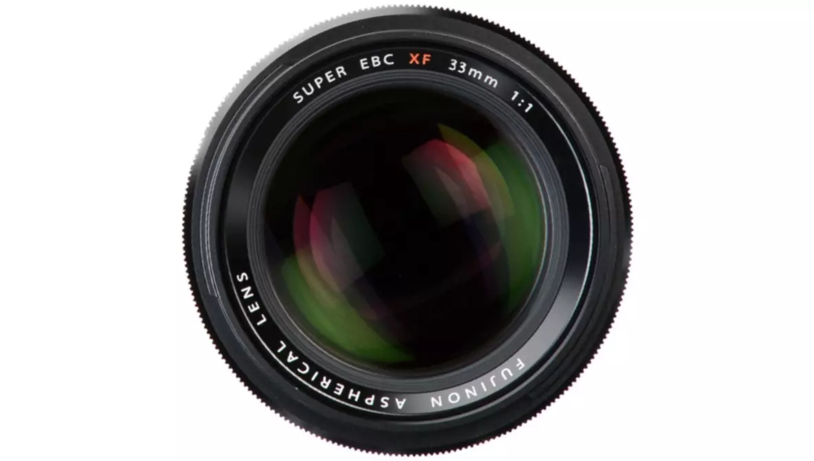 Fujifilm está planeando unha lente con enfoque automático de 33 mm f/1