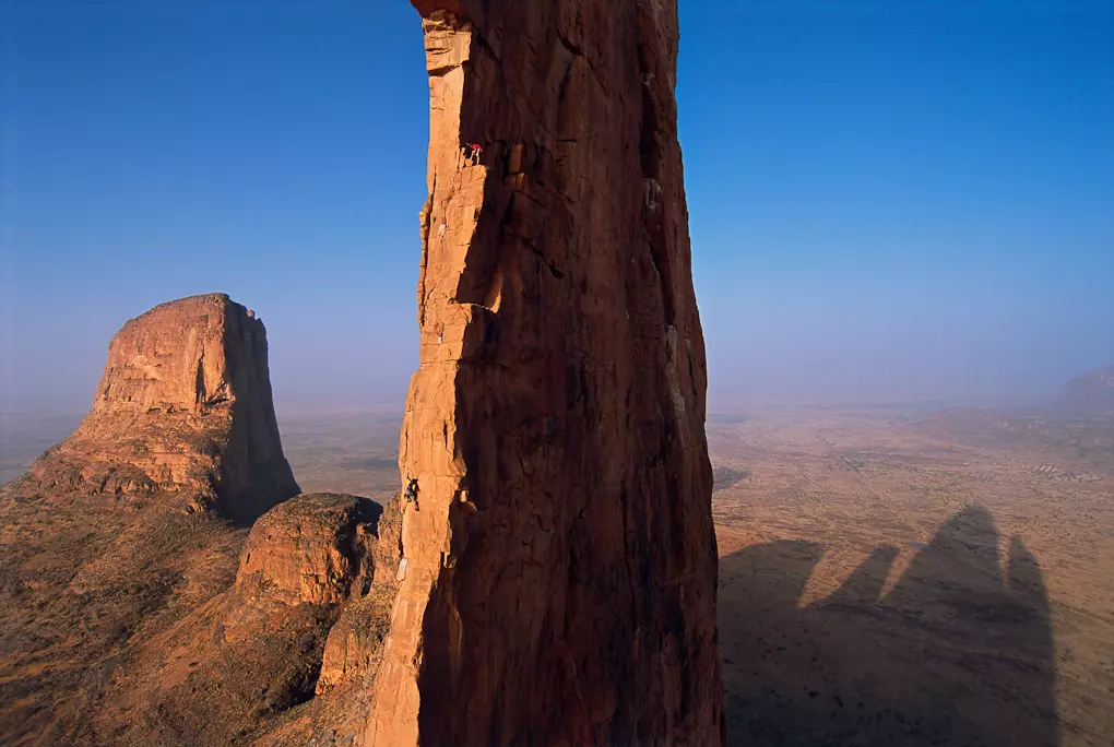 Cedar Wright en Kevin Thaw op Kaga Tondo, Mali, Afrika