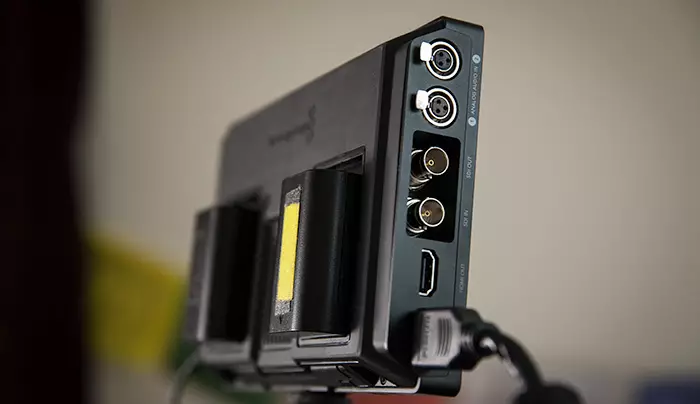 Fstoppers endurskoðun á Blackmagic Video Assist 4K myndbandsskjánum og upptökutækinu 43024_3