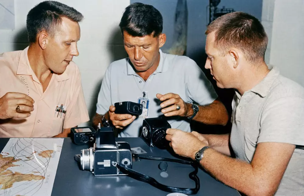 كيف أعاد كول رايز إنشاء أول هاسيلبلاد لناسا في الفضاء 44184_2