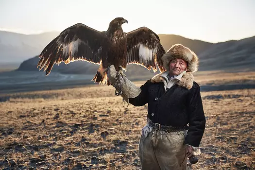 Ang Kabilin sa Mongolian Eagle Hunters Nindot nga Nadokumento sa Photographer nga si Sasha Leahovcenco 447069_20