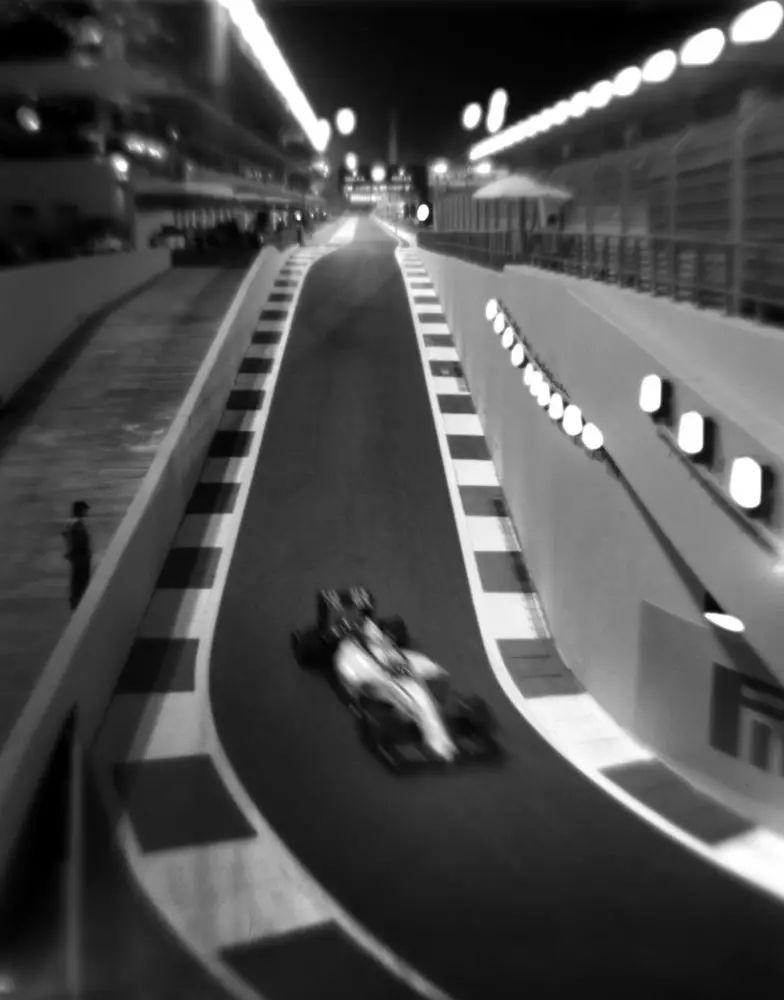 Anacronismo en acción: rodar carreiras de Fórmula 1 cunha cámara centenaria 4474_1