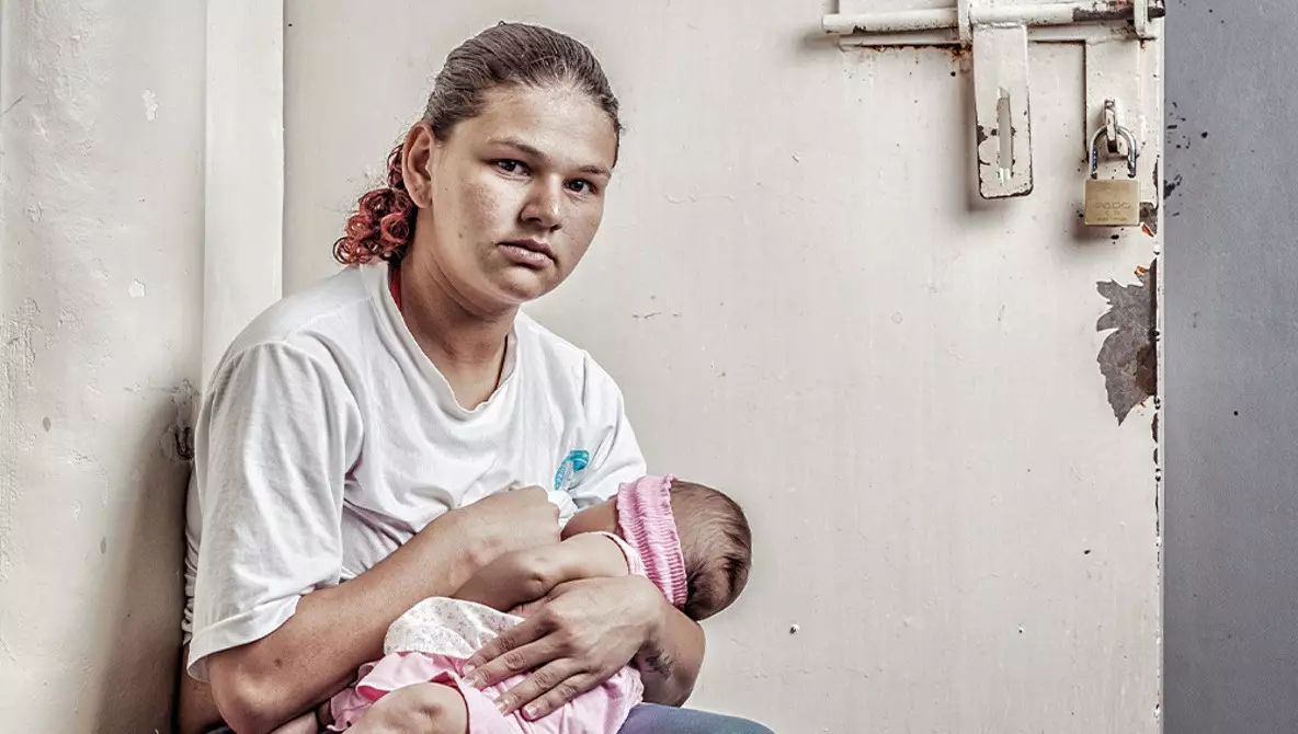 'Dikurung': Mencari Cahaya dan Kemanusiaan Di Dalam Sel Gelap Penjara Brazil