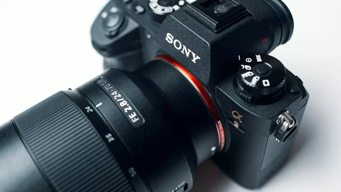 Die spieëllose kamera wat die Pro DSLR's meeding: Fstoppers beoordeel die Sony A9