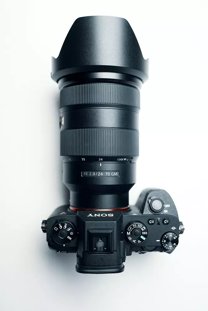 Die spieëllose kamera wat die Pro DSLR's meeding: Fstoppers beoordeel die Sony A9 5290_2