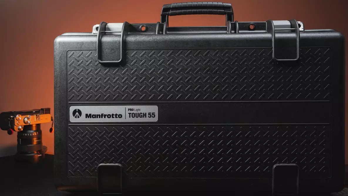 අපි Manfrotto Pro Light Reloader Tough-55 Camera Hard Case සමාලෝචනය කරමු