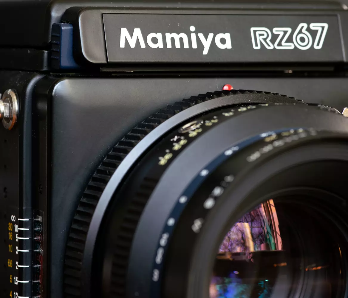 Aħna nirrevedu l-Mamiya RZ67: Format Medju, Modularità, u Sharpness meraviljuż 6067_3