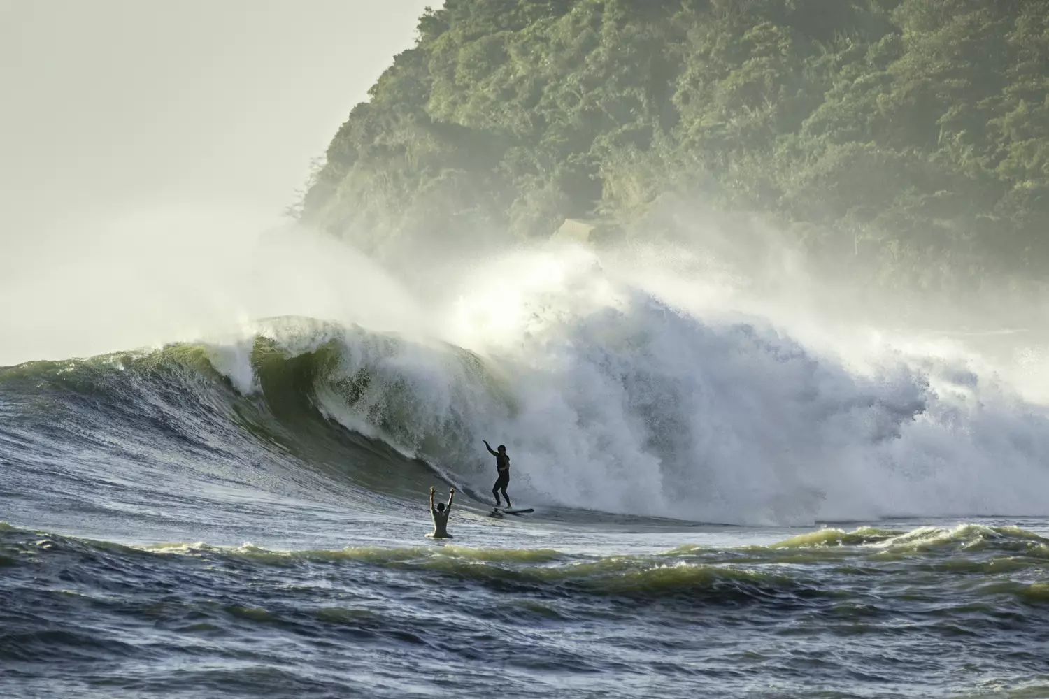 Daredevil Surfers Nyanghareupan Topan Jepang Masif jeung Hasilna Teu Bisa Dipercaya 6889_10